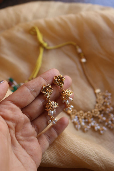 Short Pearl Line Close Neck Set – zahana