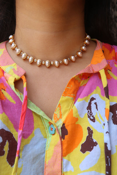 Pearl Tilak Close Neck Set – zahana